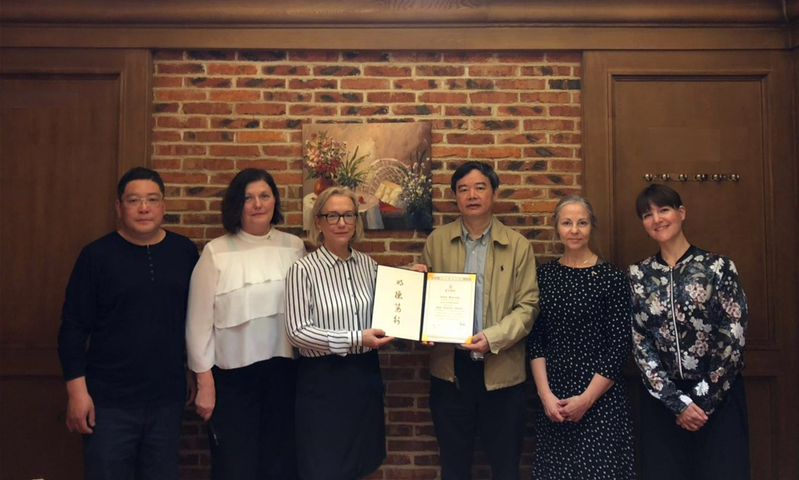 学校授予Anna Maria Engstrom “首席学术顾问”称号